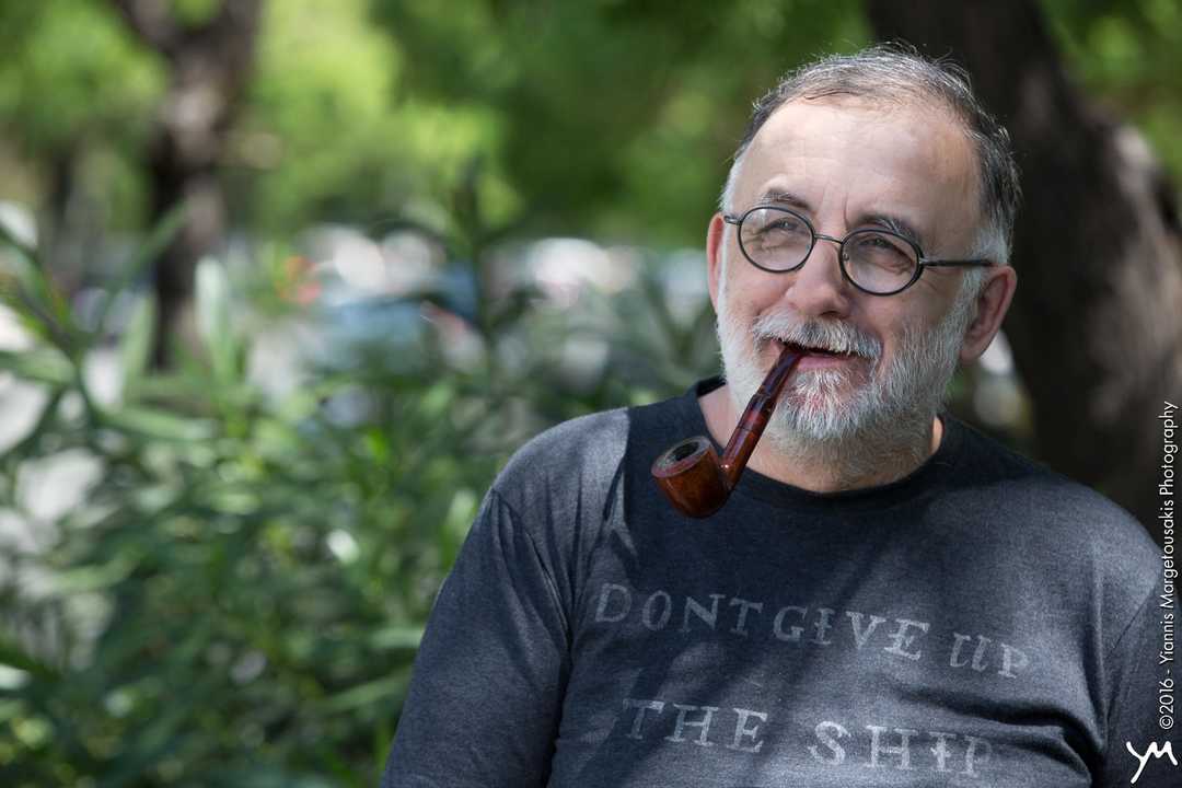 Ο Θάνος Μικρούτσικος σε συναυλία με Χ. Αλεξίου, Β. Παπακωνσταντίνου, Γ ...