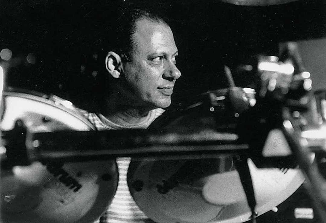 Νίκος Αντύπας: Ο drummer των Socrates που έγινε συνθέτης μεγάλων ...
